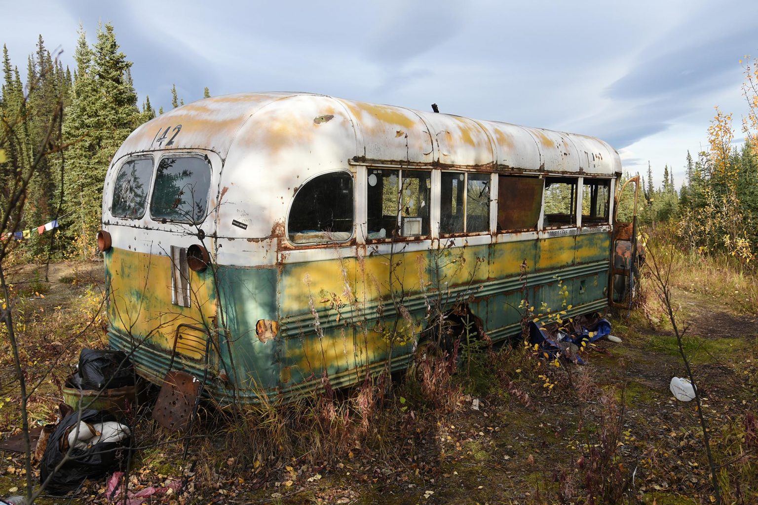 "McCandless bus" reportedly airlifted off of Stampede Trail - The ...
